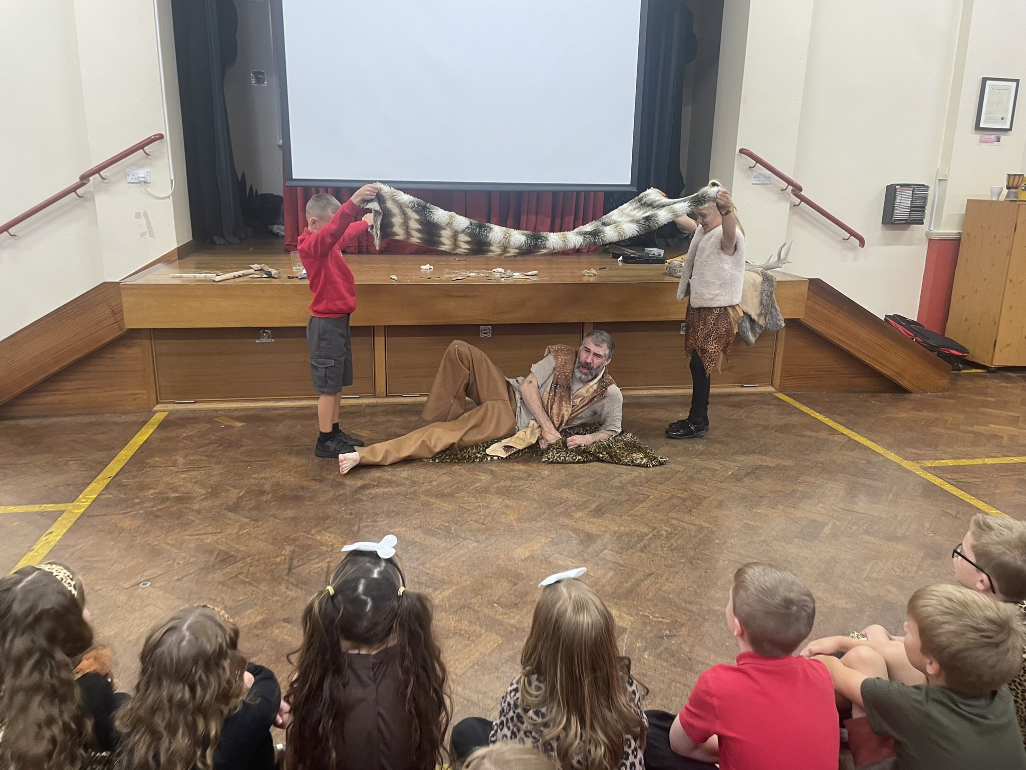 Year 4 Stone Age Day : Thorpe Hesley Primary School